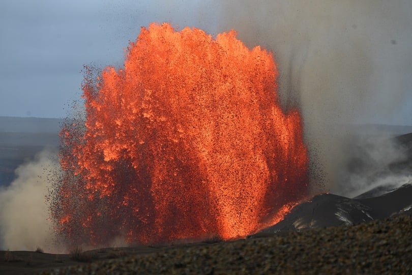 Tourists watch latest eruption as Hawaii’s Kilauea volcano sets lava ...