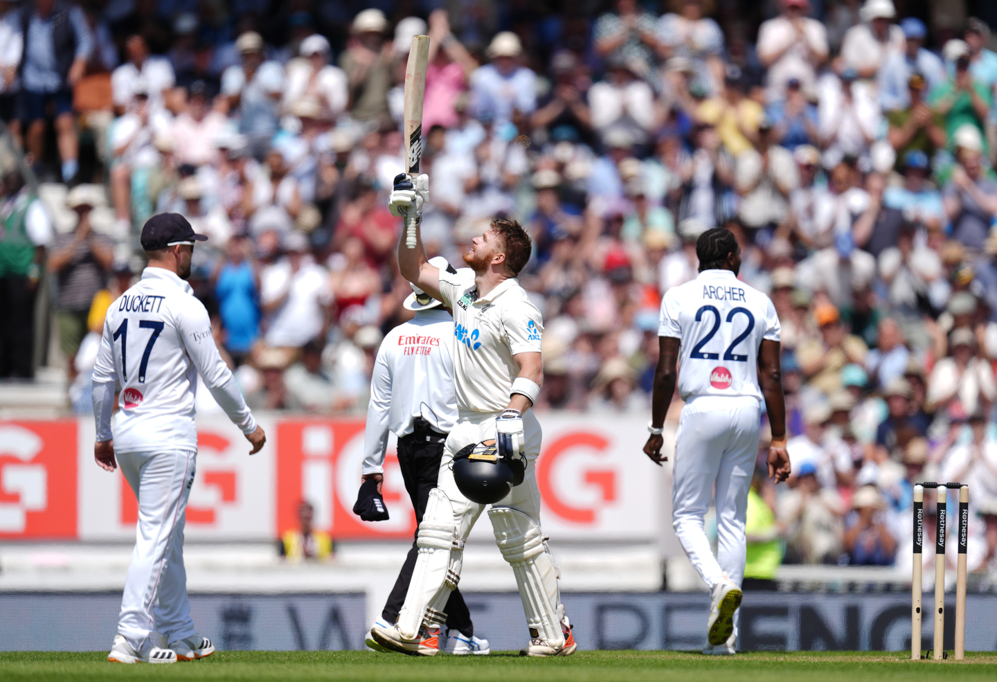 England keep New Zealand under 400 after finally ending Glenn Phillips ...