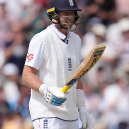 England top order collapses as New Zealand take control of second Test ...