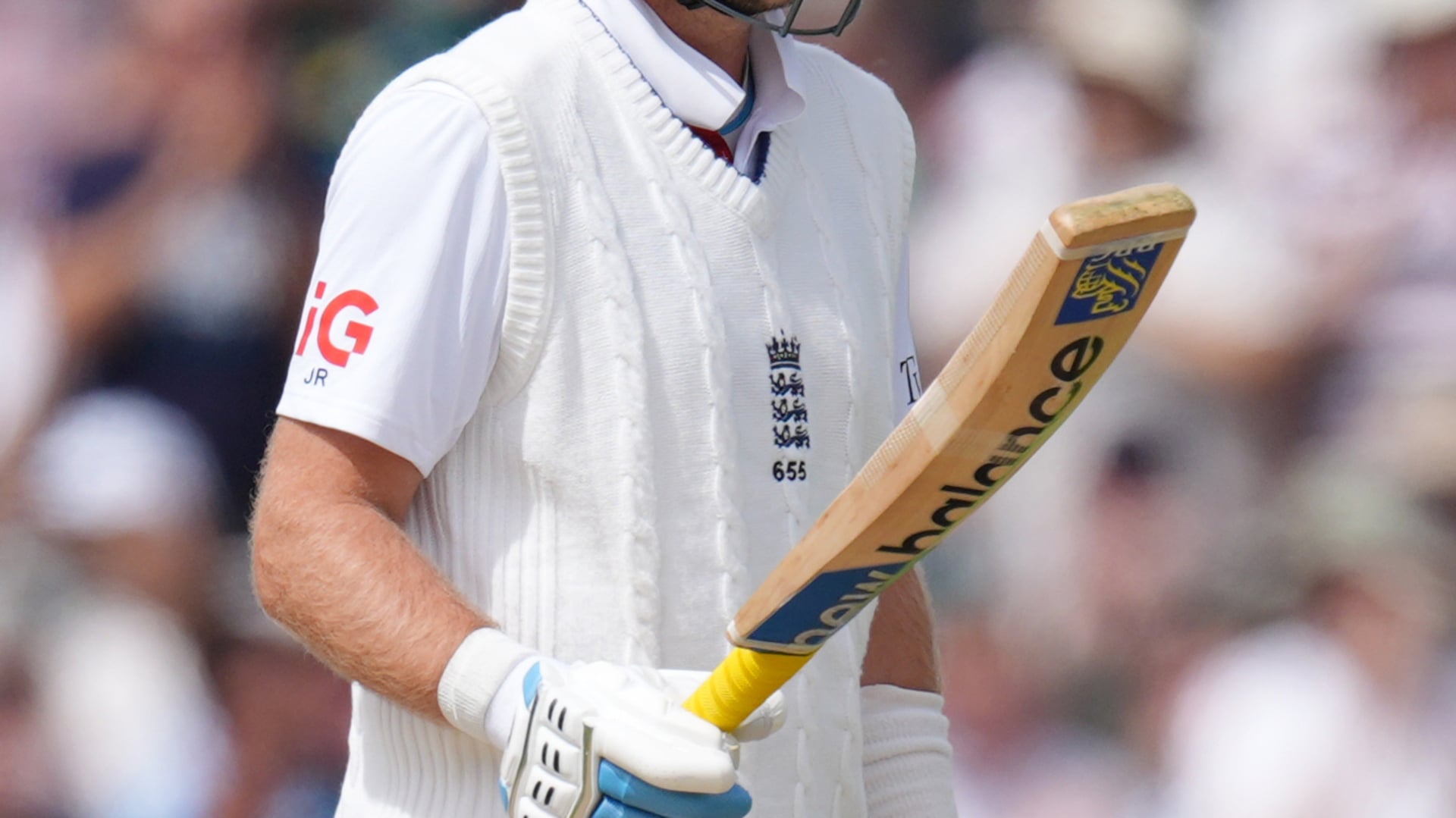 England top order collapses as New Zealand take control of second Test ...