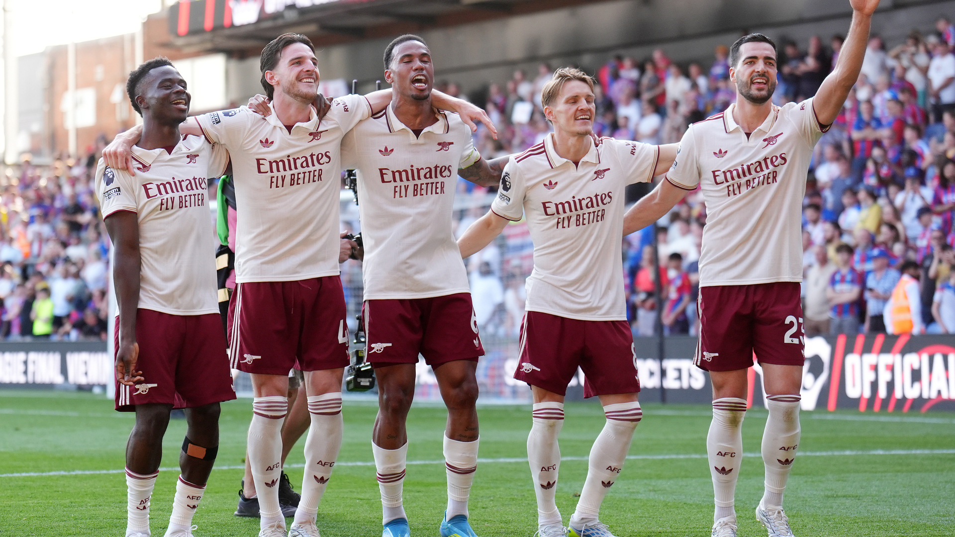 Arsenal complete Premier League-winning campaign with victory at ...